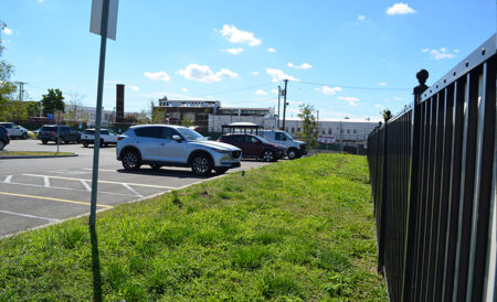 Newark Airport Off Site Parking - Fenced-In Parking | Pink Elephant ...